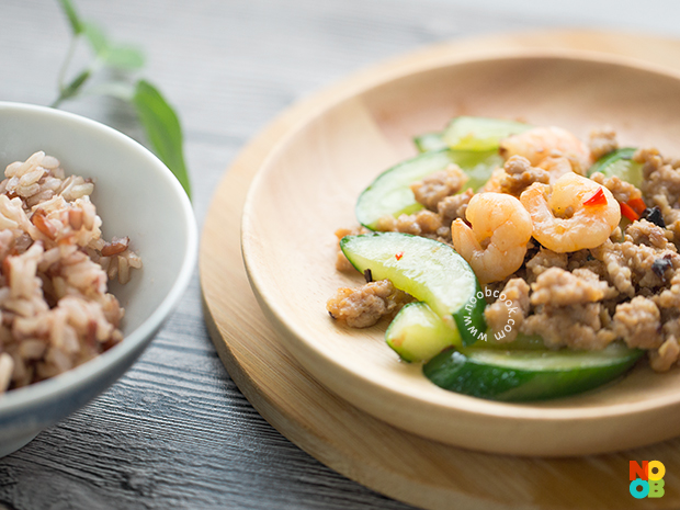 Stir-fry Cucumber, Mince & Prawns Recipe | NoobCook.com
