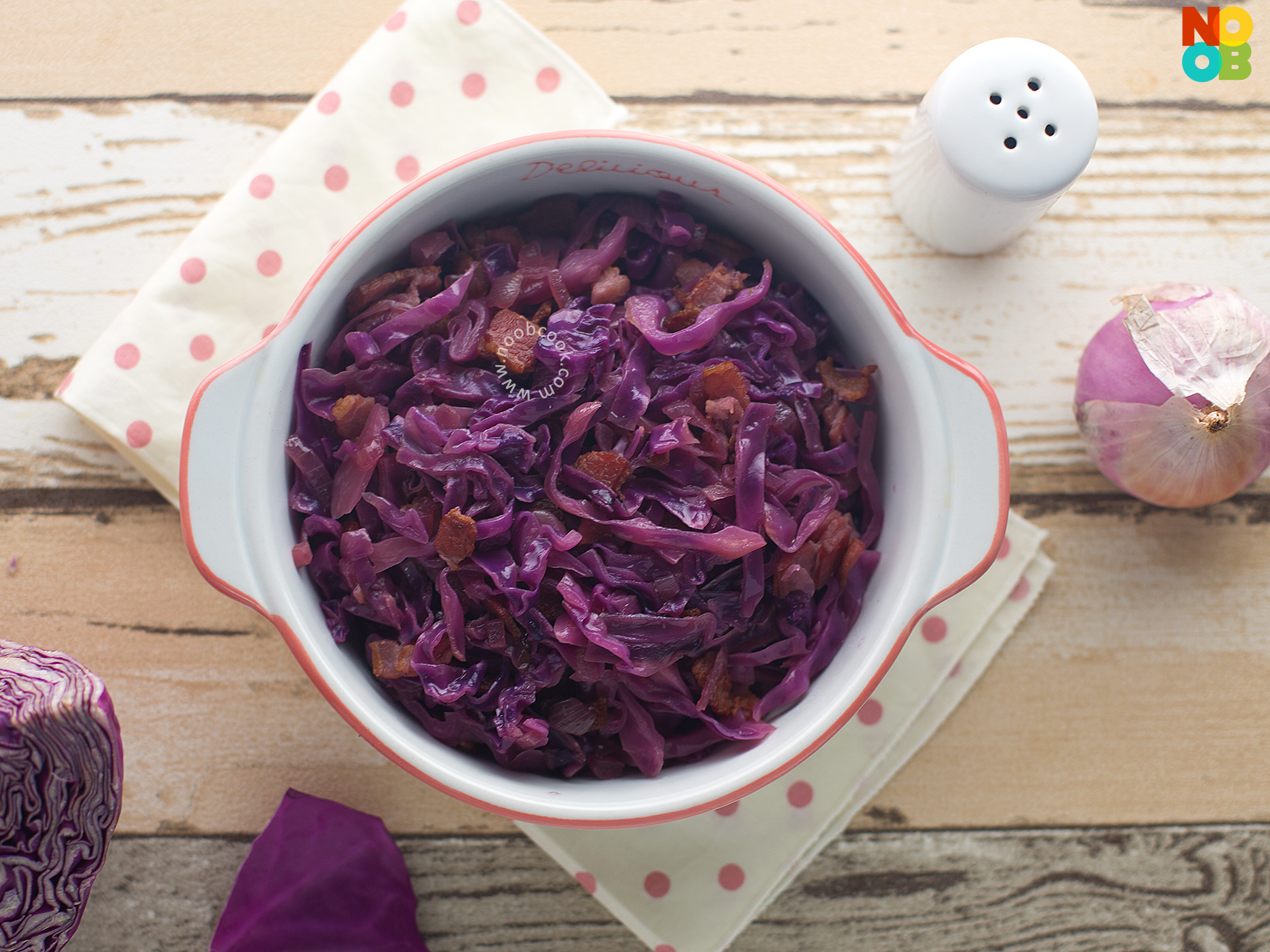 Braised Red Cabbage with Bacon Recipe | NoobCook.com