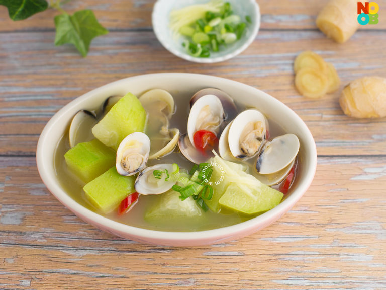Fuzzy Melon & Clams Recipe (Hairy Gourd/Marrow Green) | Noob Cook
