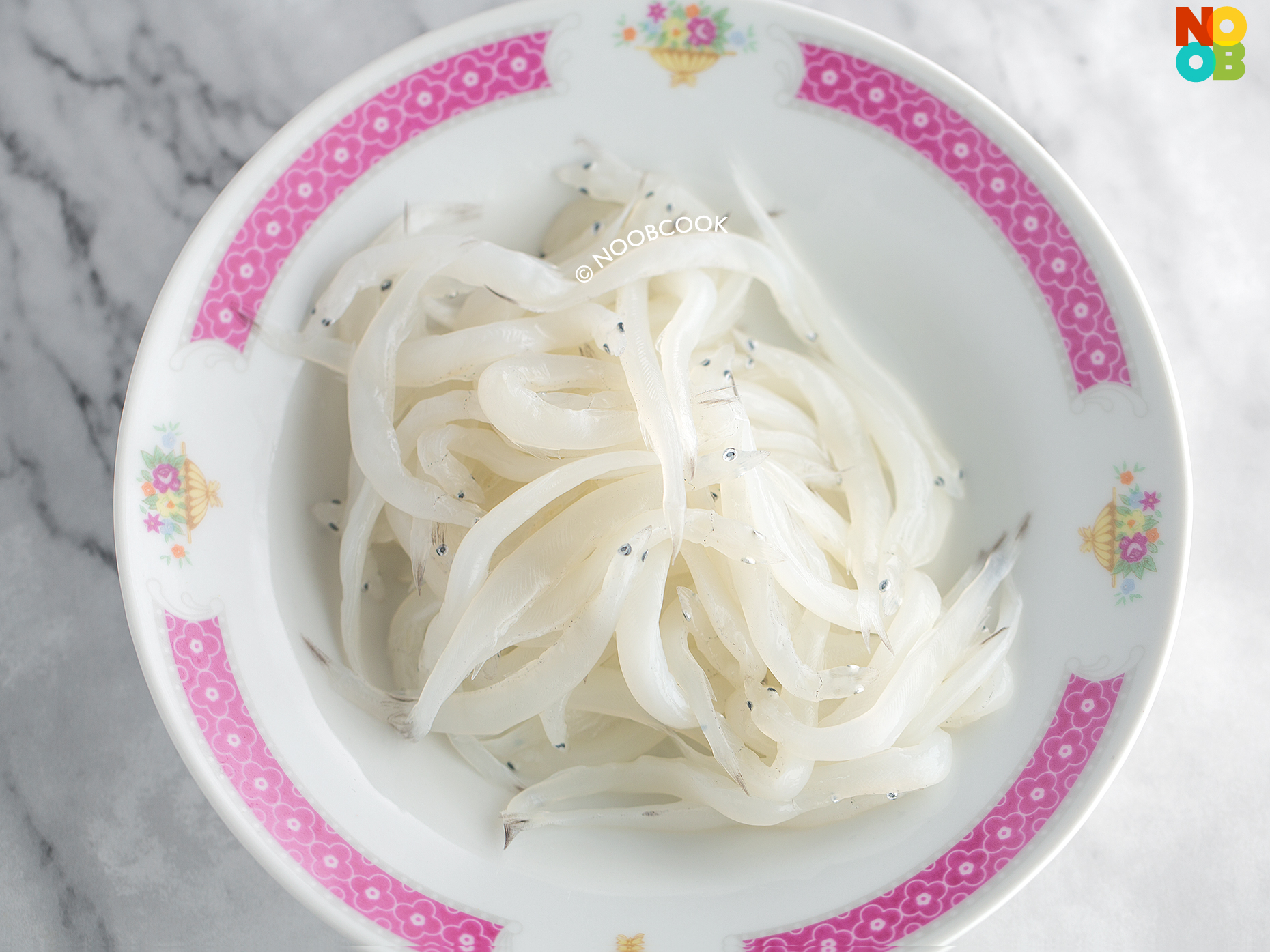 Silver Fish Omelette Recipe | White Bait Eggs | NoobCook.com