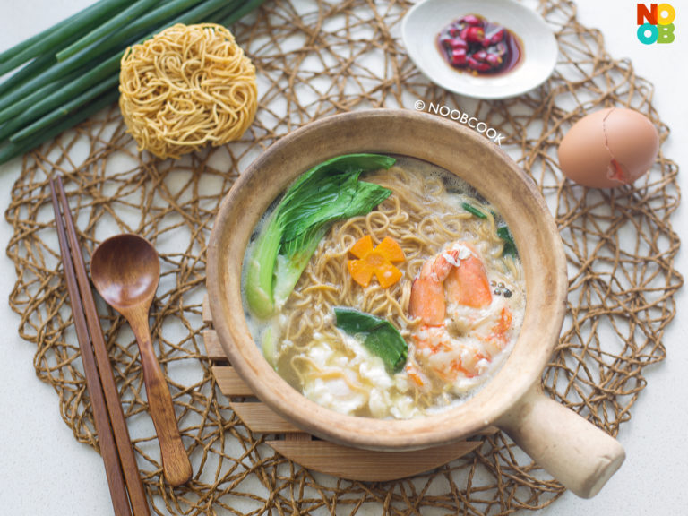 Claypot Prawn Yee Mee Noodles Recipe | Noob Cook