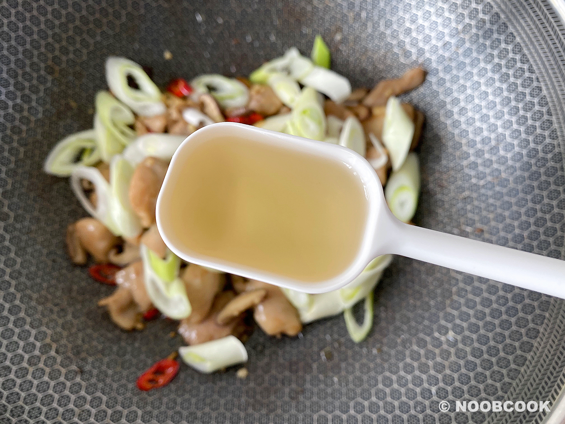 Stir-fry Chicken, Shiitake & Scallion Recipe | NoobCook.com