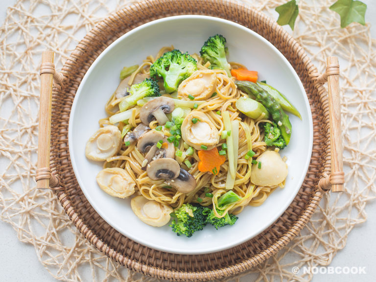 Baby Abalone Ee-Fu Noodles Recipe | NoobCook.com