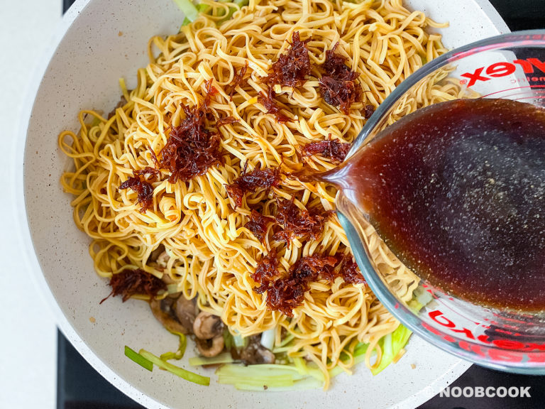 XO Sauce Ee-fu Noodles Recipe | NoobCook.com