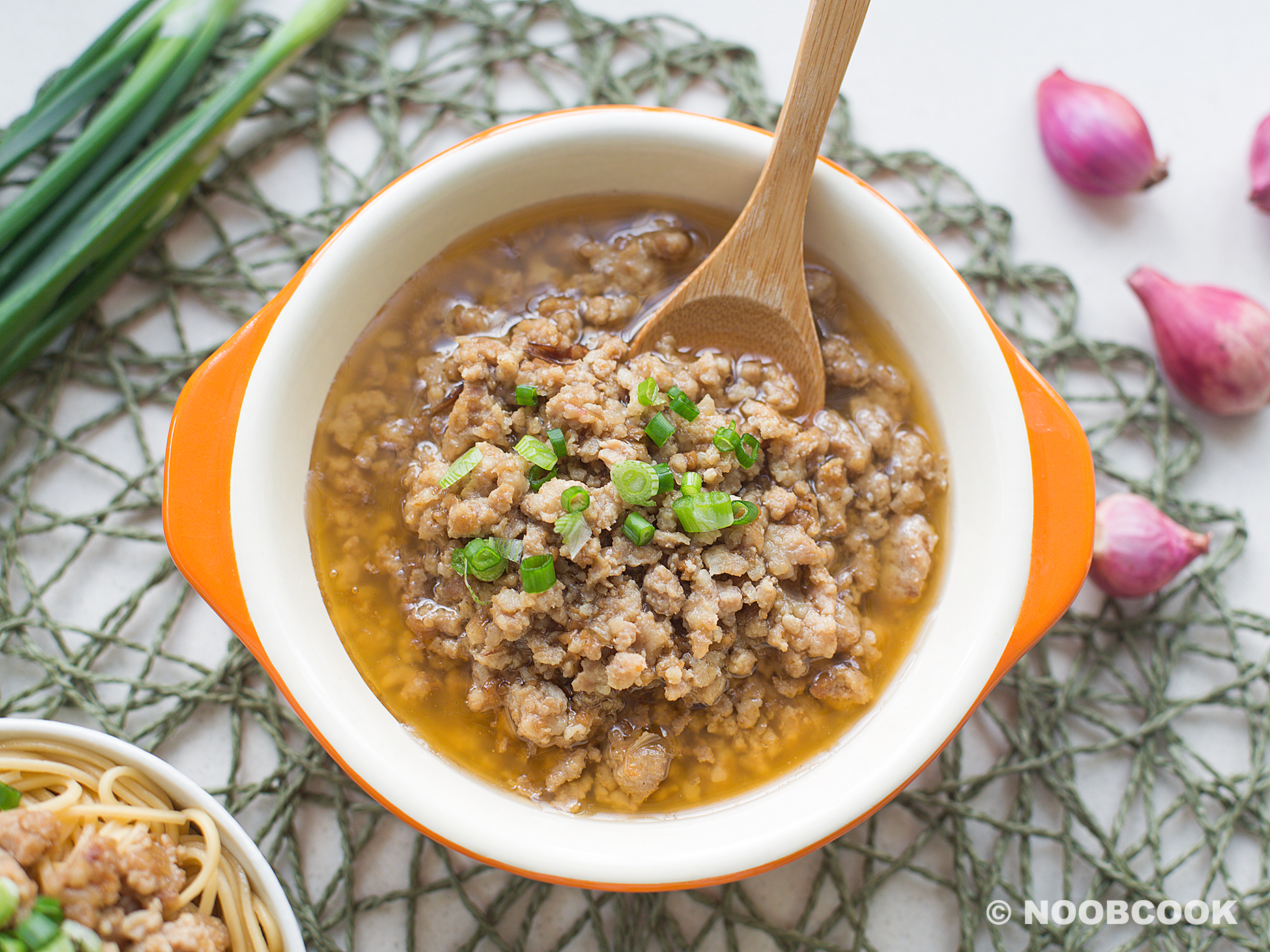 Shallot Sauce Minced Pork Rice Lunch Box Recipe | NoobCook.com