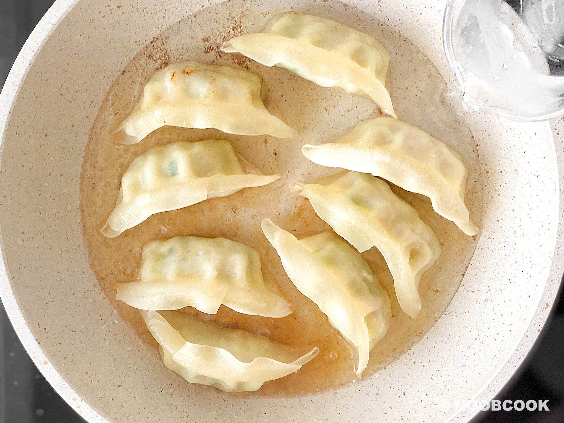 How to Pan Fry Gyoza (Frozen Supermarket) | Noob Cook