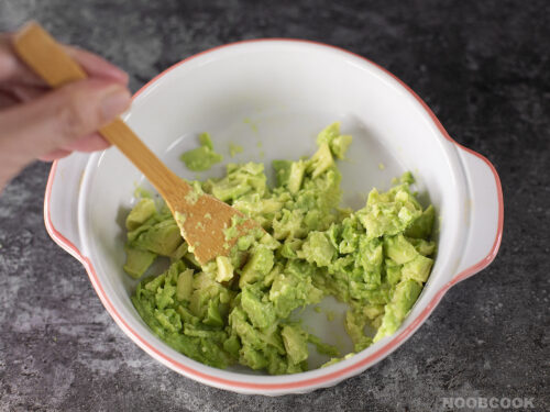 10-minute Simple Avocado Toast Recipe | Noob Cook