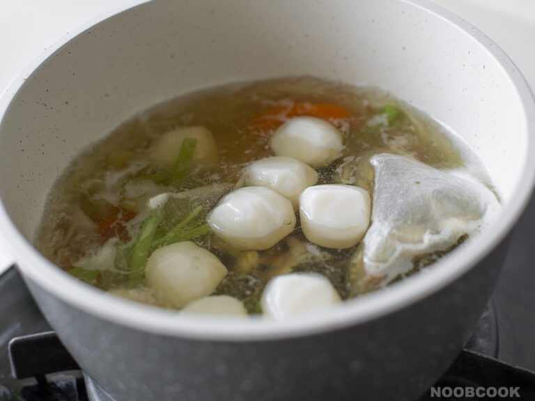 Spinach Fish Ball Soup | Fast & Easy Recipe | Noob Cook
